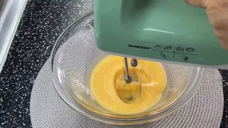 Rychlý jogurtový koláč s ananasem