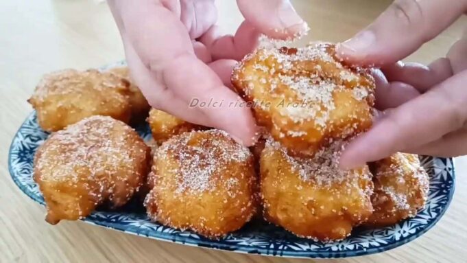 Stačí Vám jedno jablko a bílý jogurt - rychlý dezert