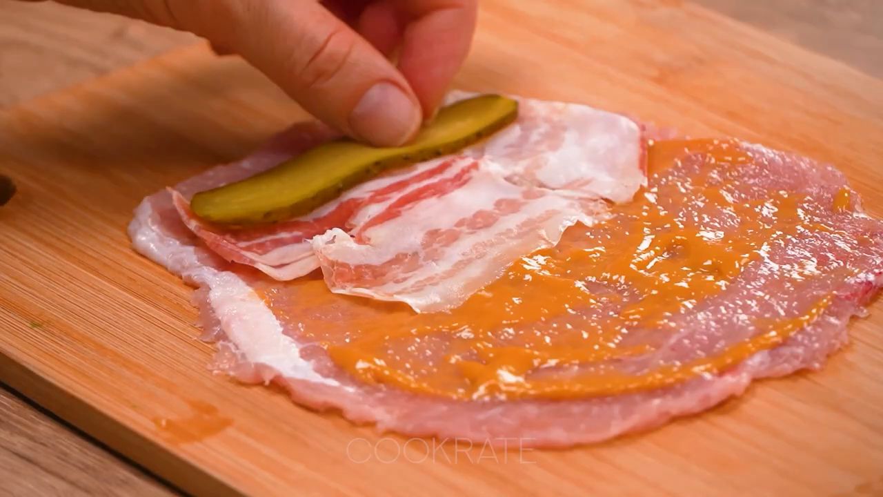 Plněná vepřová kotleta s hořčicí a oblíbenou přílohou