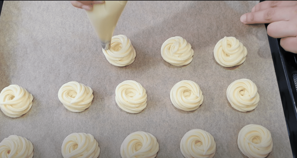 Tradiční domácí věnečky s lahodným nadýchaným krémem