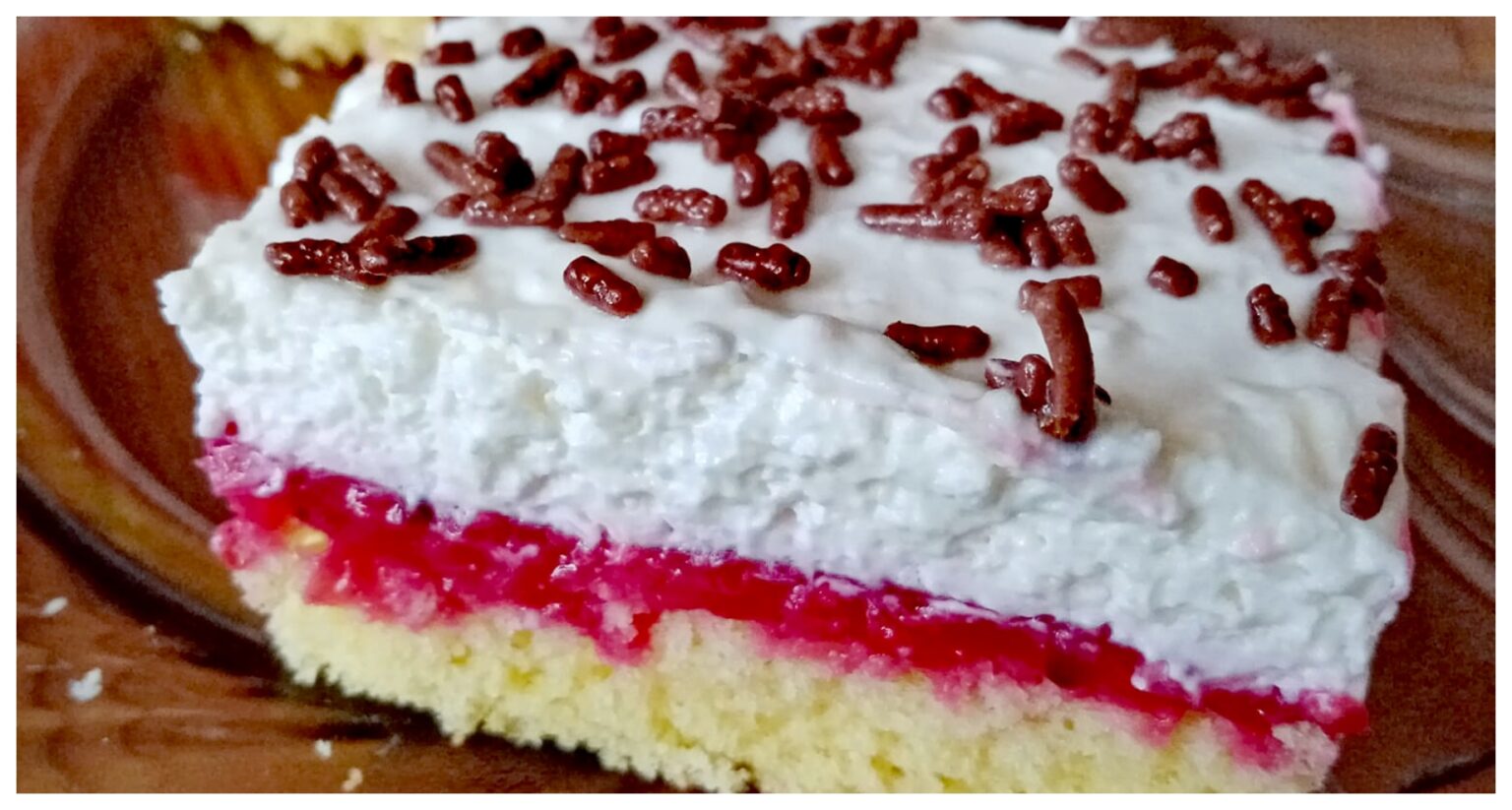 Rybízový vánek: Osvěžující spojení jemného piškotu, sladkého rybízu a ...