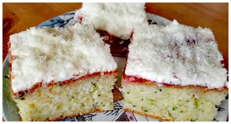 Cuketová buchta se zakysanou smetanou, marmeládou a kokosem - Prima ...