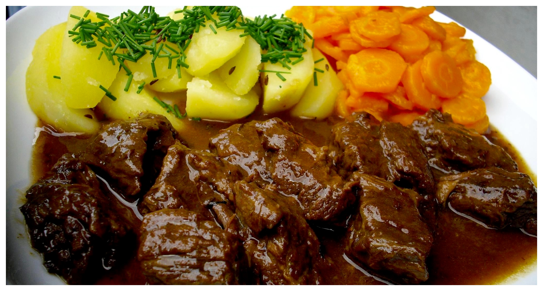 Tradiční hovězí maso na dušené mrkvi s bramborem 🥩🥕 - Prima Inspirace