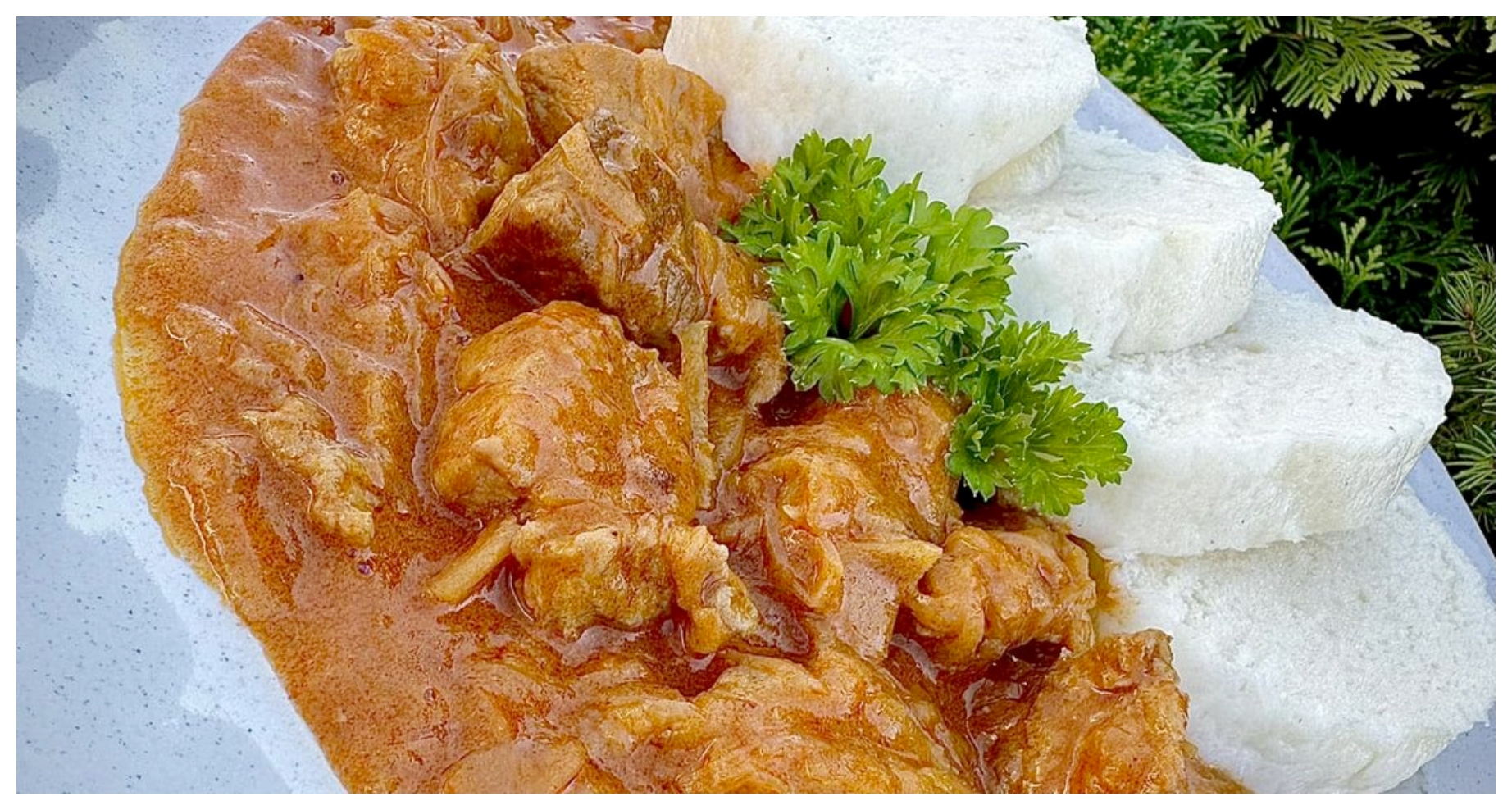 Segedín z krkovice a bůčku s houskovým knedlíkem - Prima Inspirace