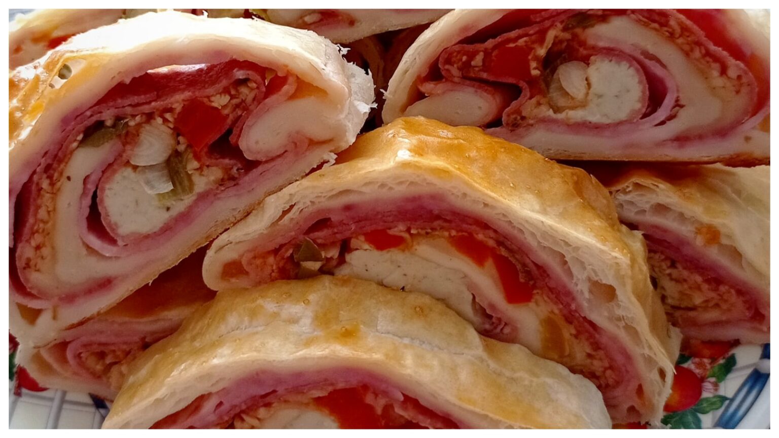 Slaný závin z listového těsta s výběrem náplní: Rychlý a snadný recept ...