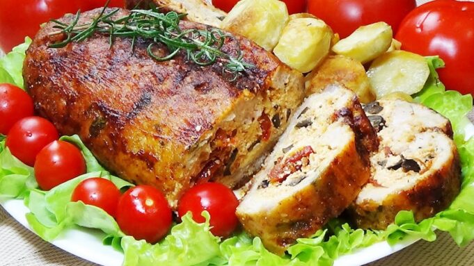 Masová roláda s ricottou, sušenými rajčaty a olivami - ideální pro ...