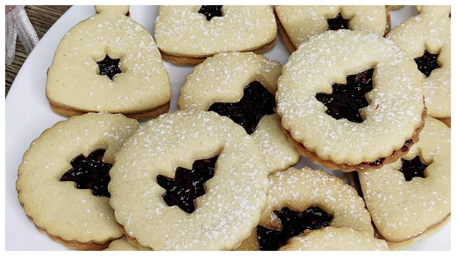 Vánoční linecké cukroví s marmeládou - Prima Inspirace