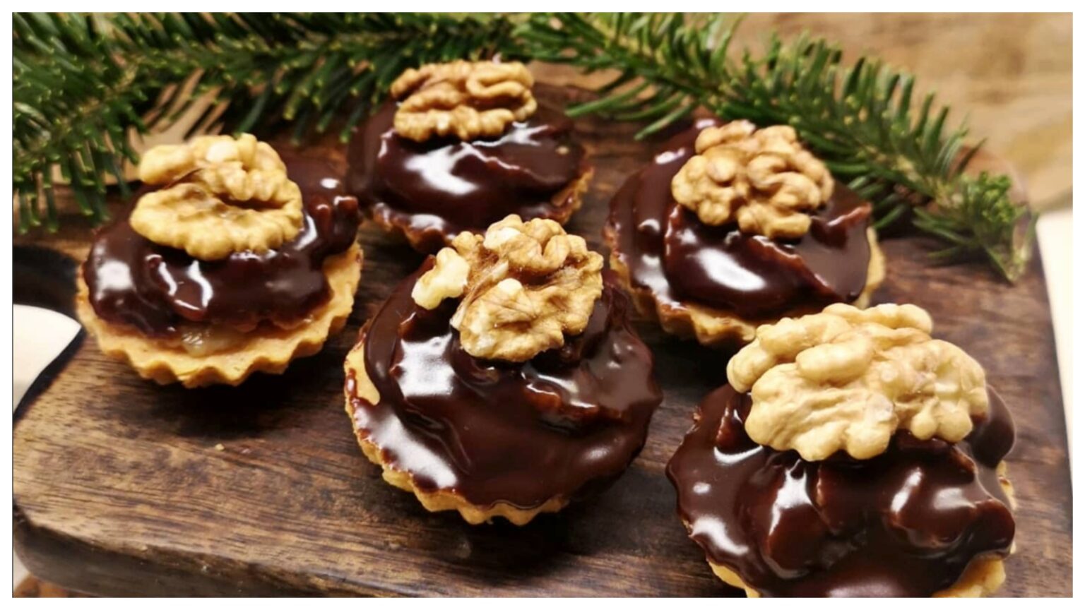 Linecké košíčky s ořechovou náplní a marmeládou - Prima Inspirace