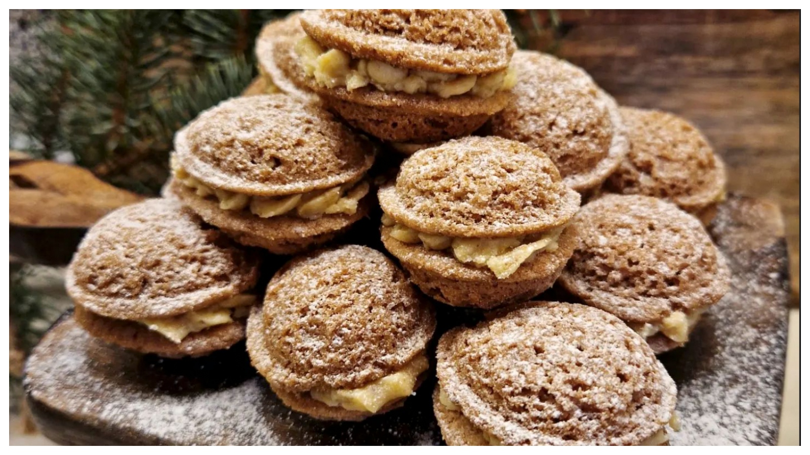 Plněné ořechy s jemným ořechovým krémem: tradiční vánoční cukroví ...