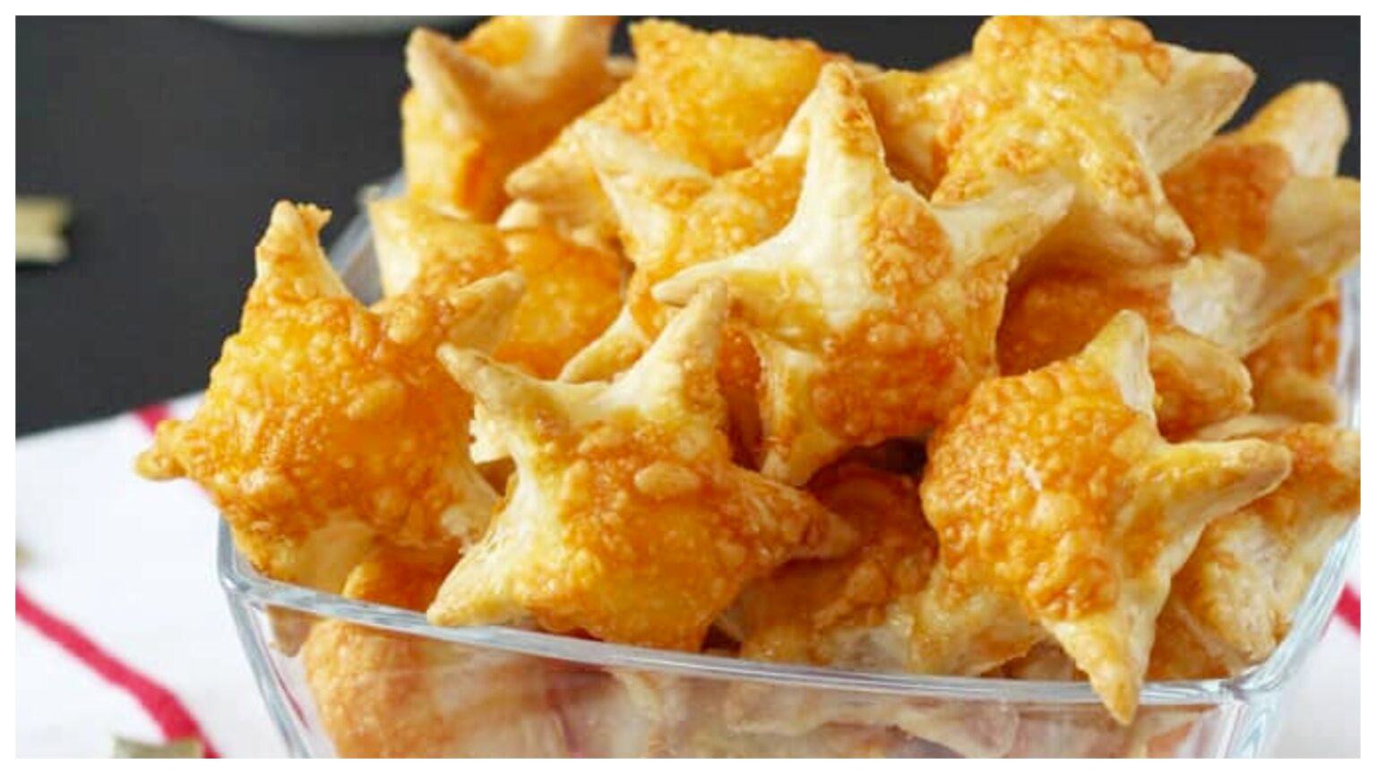 Sýrové hvězdičky z listového těsta: Snadný předkrm na vánoční stůl ...