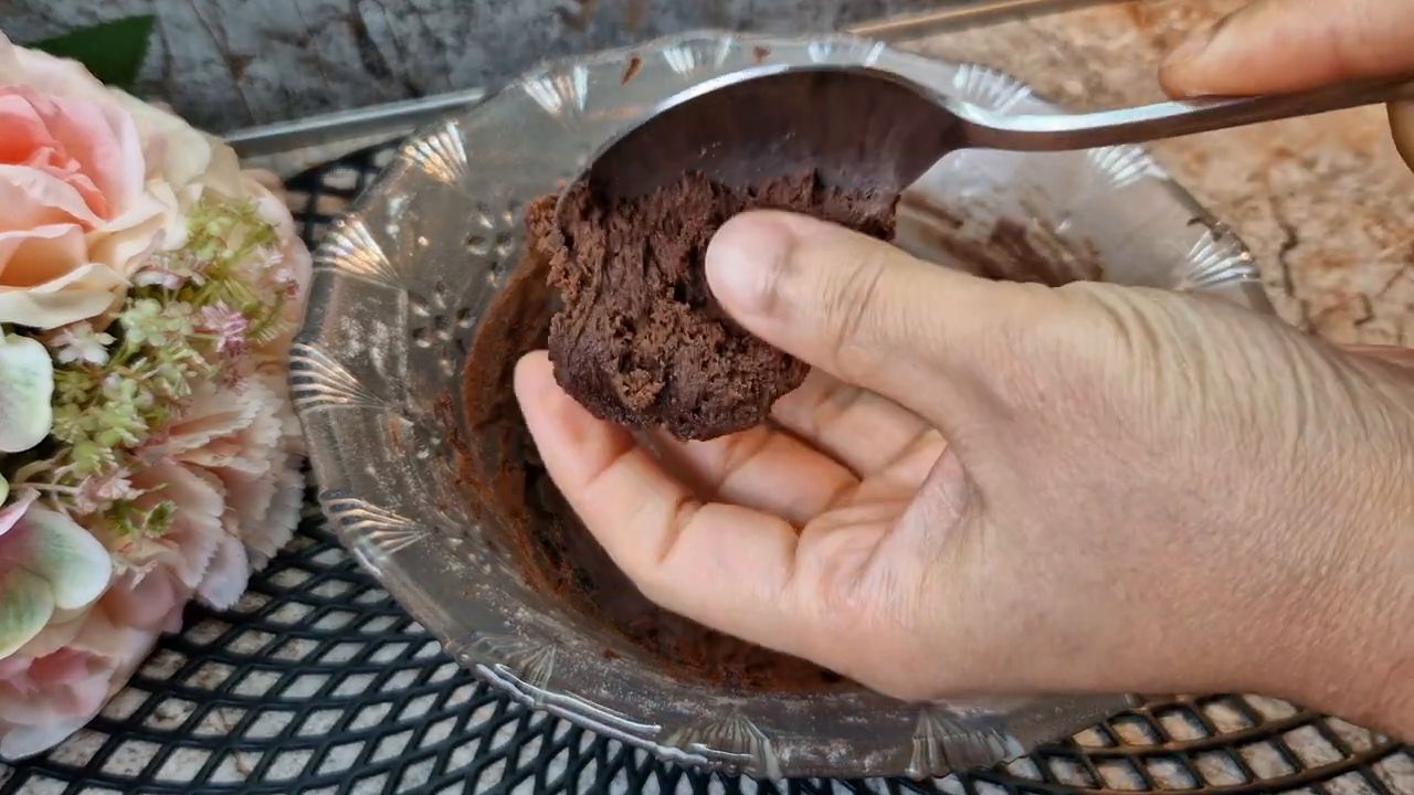 Vyzkoušejte tyto kakaové sušenky s kousky čokolády