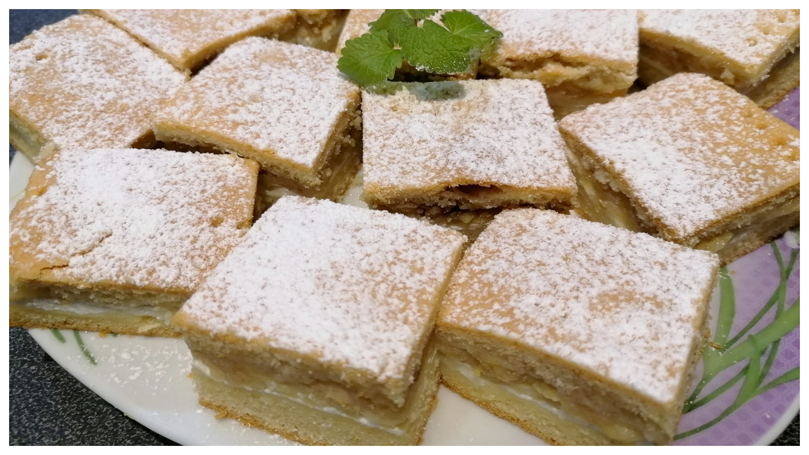 Neodolatelný linecký koláč s tvarohem a jablky: hotový raz dva a chutná ...