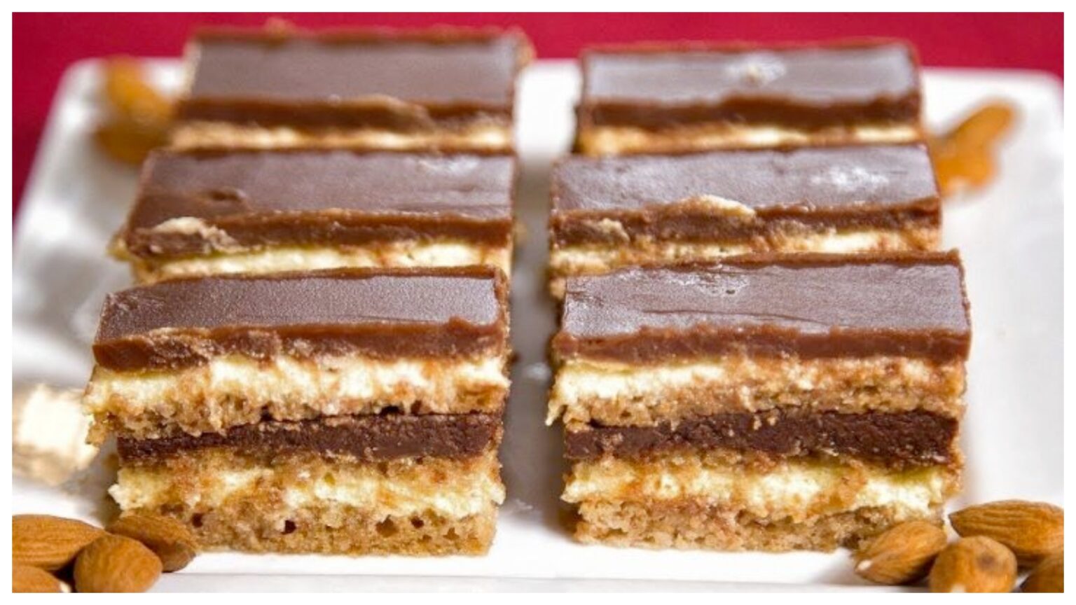 Vrstvený dezert s kávovým krémem a čokoládou