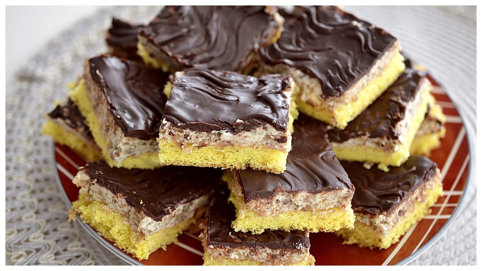 Luxusní buchta na plech s ořechovým krémem a čokoládou - Prima Inspirace