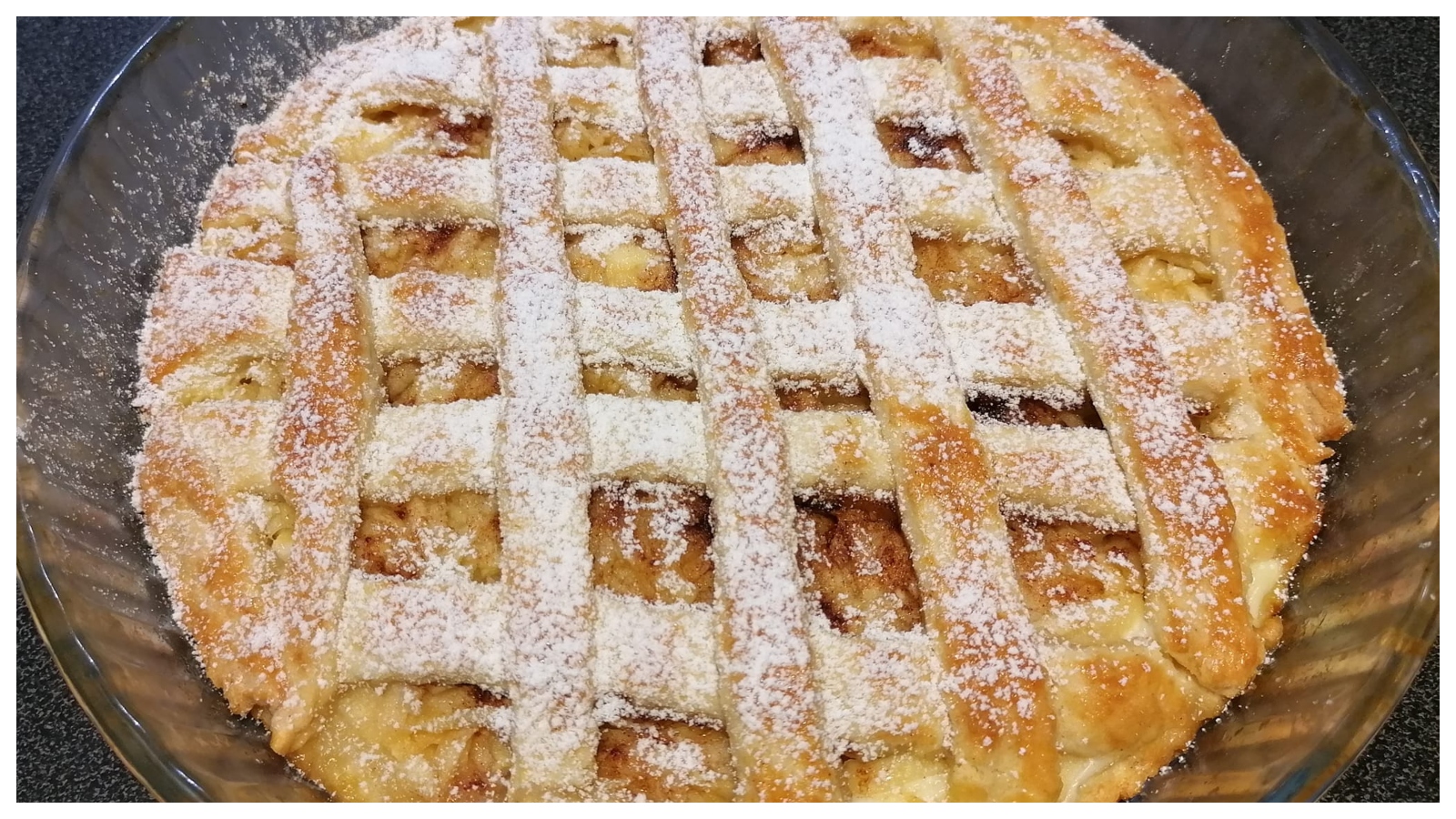 Linecký mřížkový koláč s tvarohem a jablky: Připravte si tento skvost ...