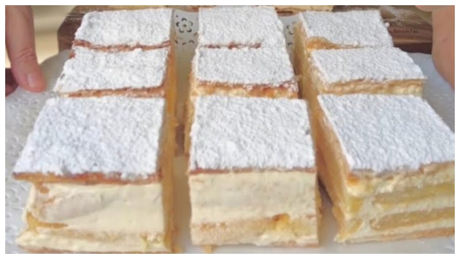 Vynikající kremeš s piškoty a pudinkovým krémem, který si zamilujete