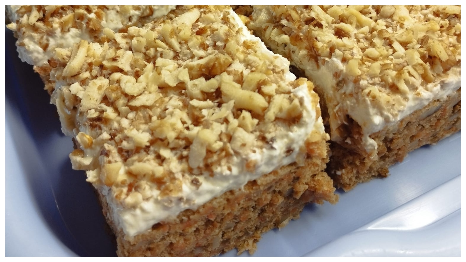 Hrnkový recept na mrkvový koláč z ořechového těsta s citronovo ...