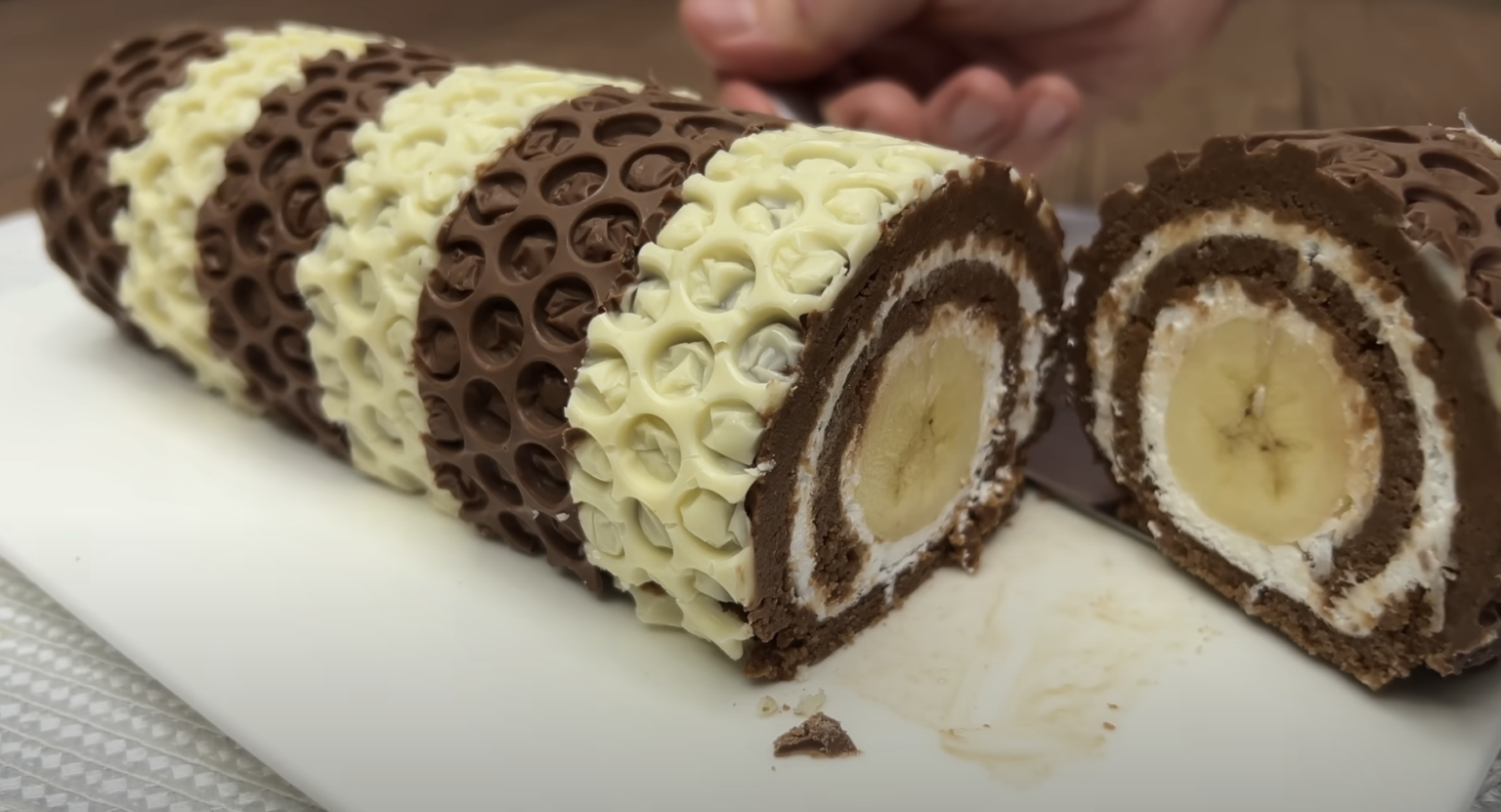 Nepečená dvoubarevná banánová roláda s Nutellou a ricottou - trumfně i ...