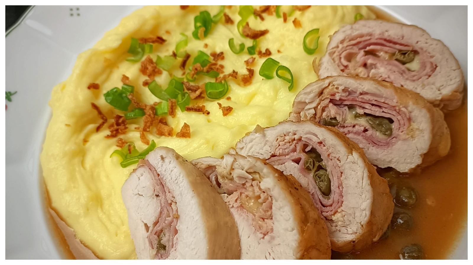 Šťavnatá krůtí roláda s bramborovou kaší: Nejlepší recept pro rodinu