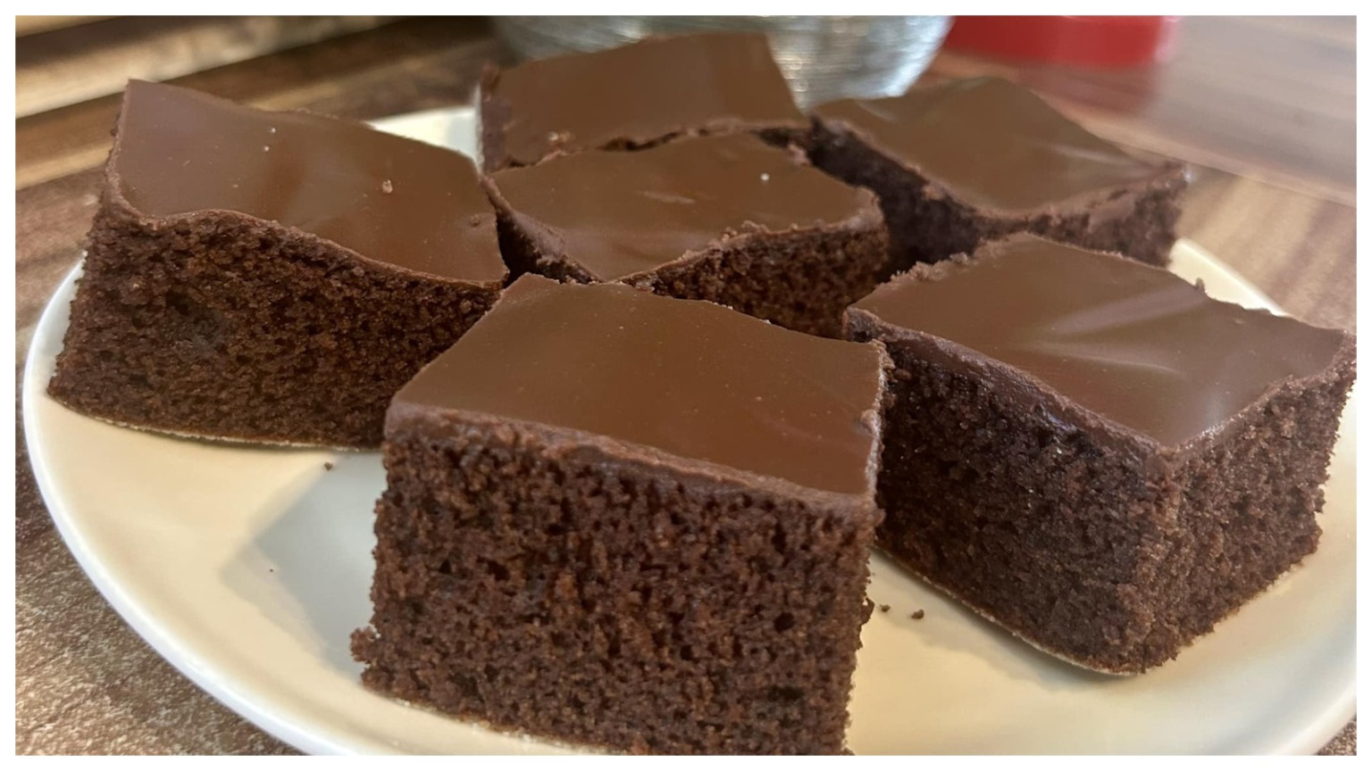 Rychlá kakaová buchta s ořechy: Recept na vláčný a jednoduchý dezert ke ...