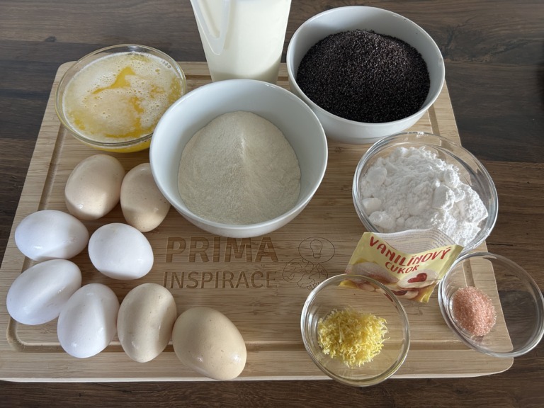 Makový koláč se třemi vrstvami: Jednoduchý recept na vláčný a krémový ...