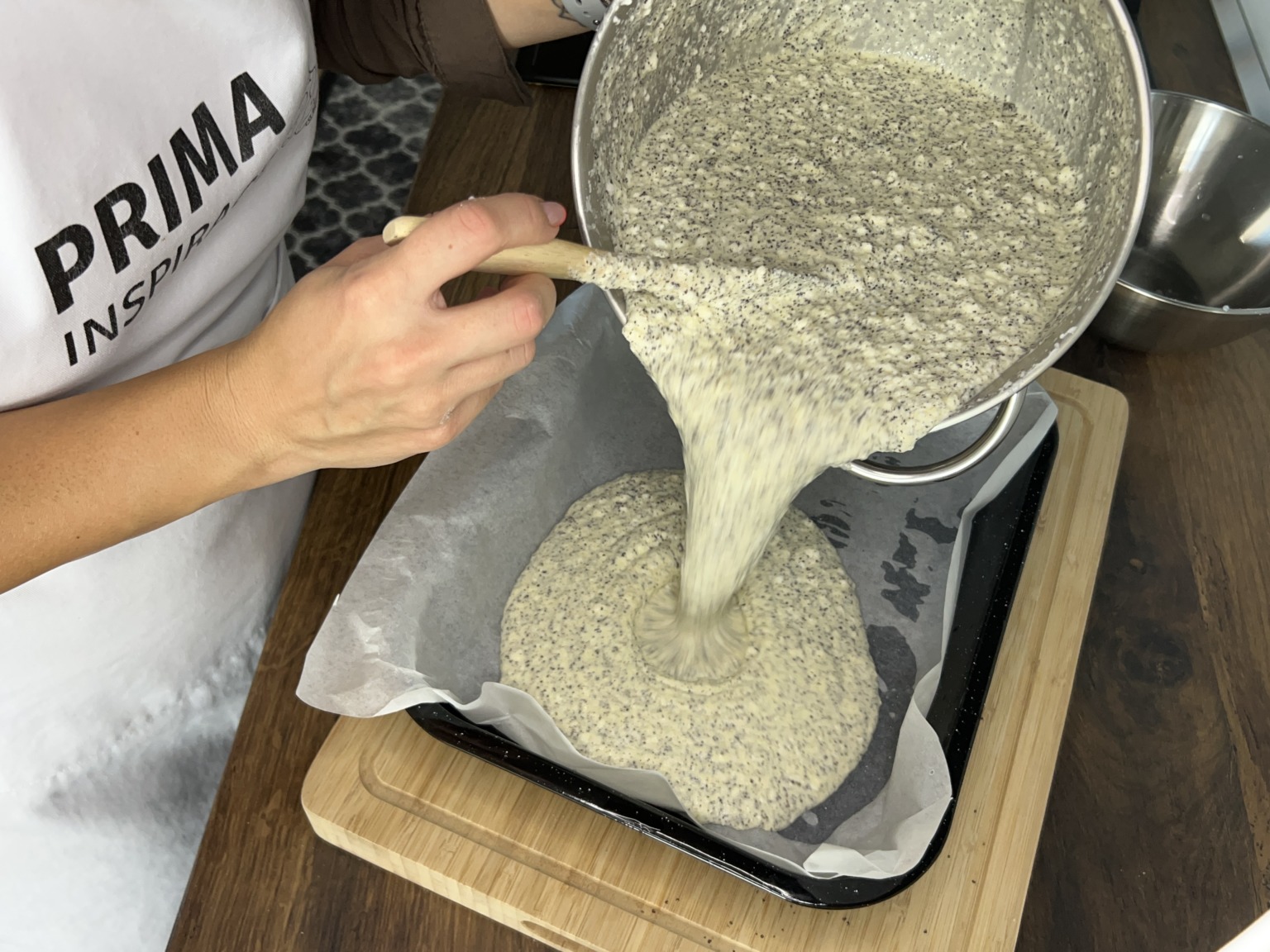 Makový koláč se třemi vrstvami: Jednoduchý recept na vláčný a krémový ...