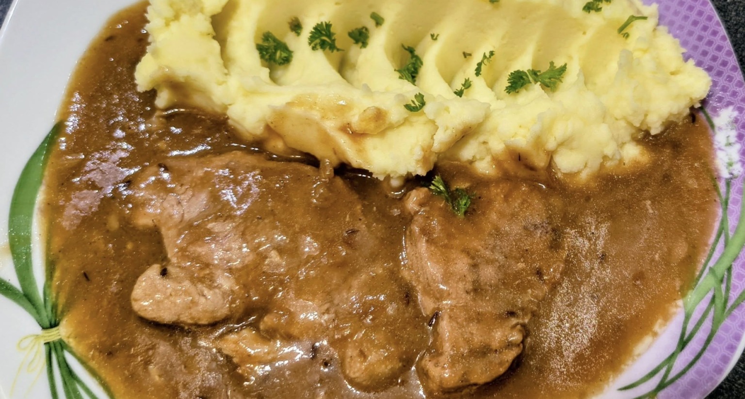 Vepřové plecko na kmíně s bramborovou kaší – jednoduchá klasika, která ...