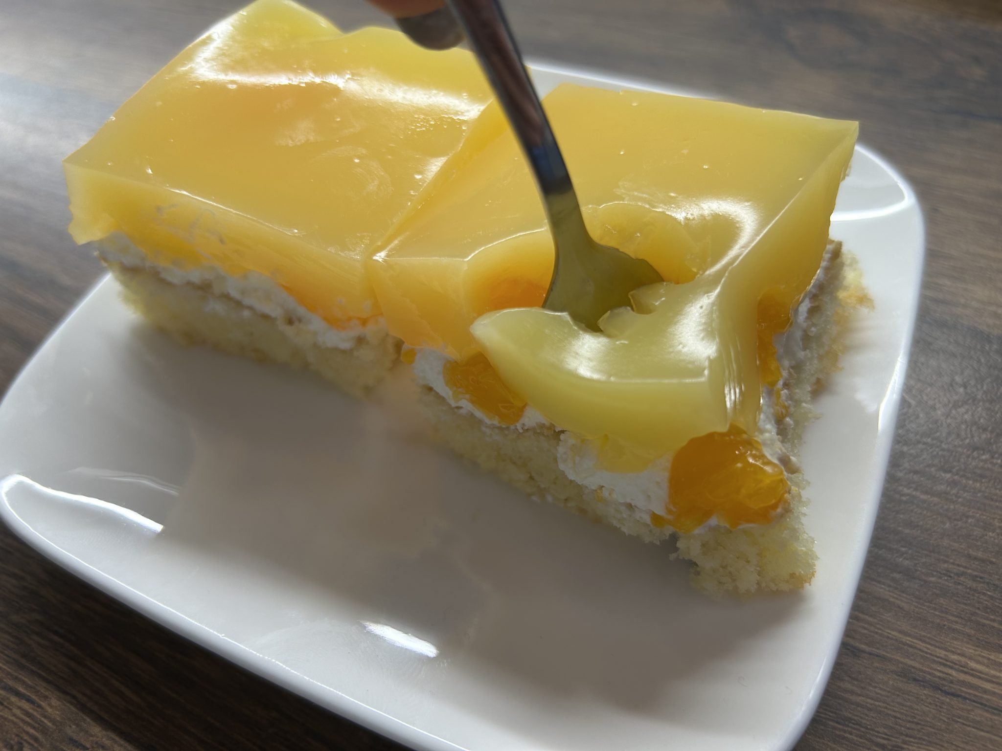 Žravé řezy se zakysanou smetanou a mandarinkami – lehký, svěží a ...